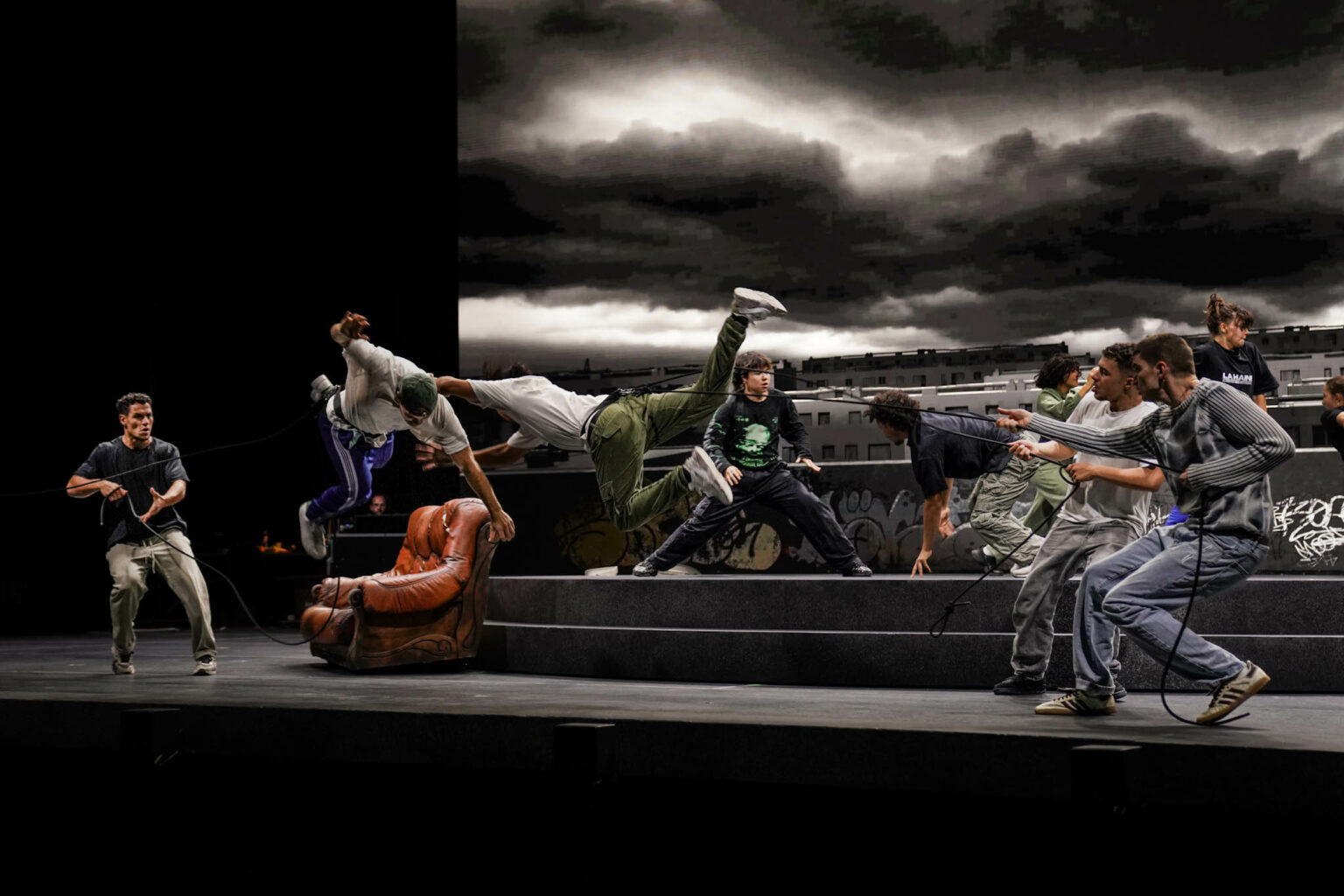 Critique : « La Haine, Jusqu’ici rien n’a changé », à la Seine Musicale ...